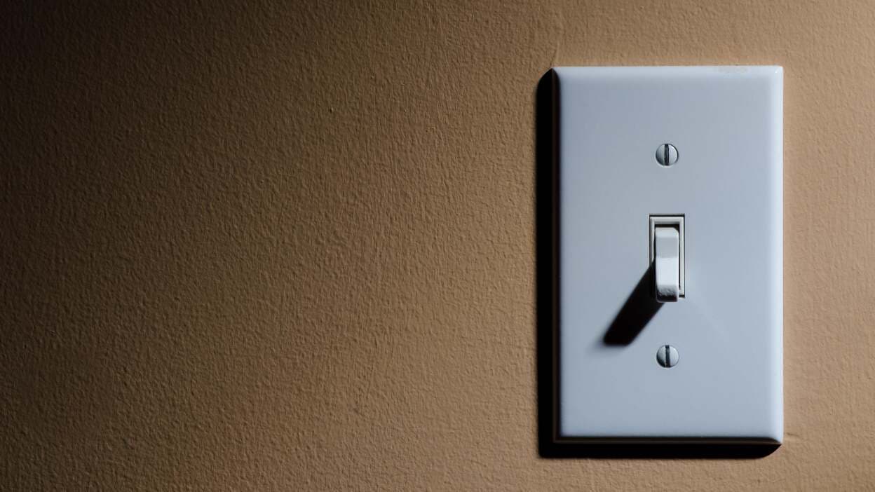 Como adicionar um interruptor de luz a qualquer tomada existente ...